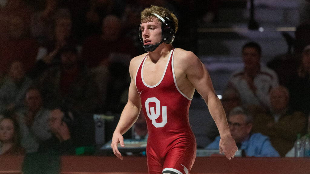 Wyatt Henson vs Connor Brown Battle for Valuable Points in 133lbs ...